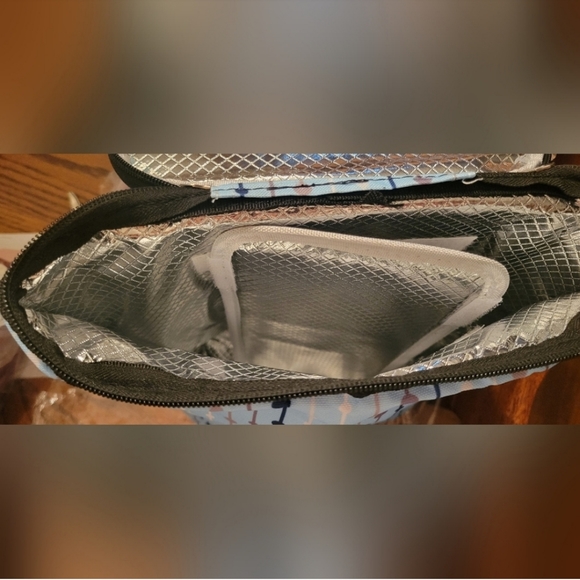 Tupperware | Bags | Tupperware Logo Insulated Bottle Tote Bag Lunchbox ...